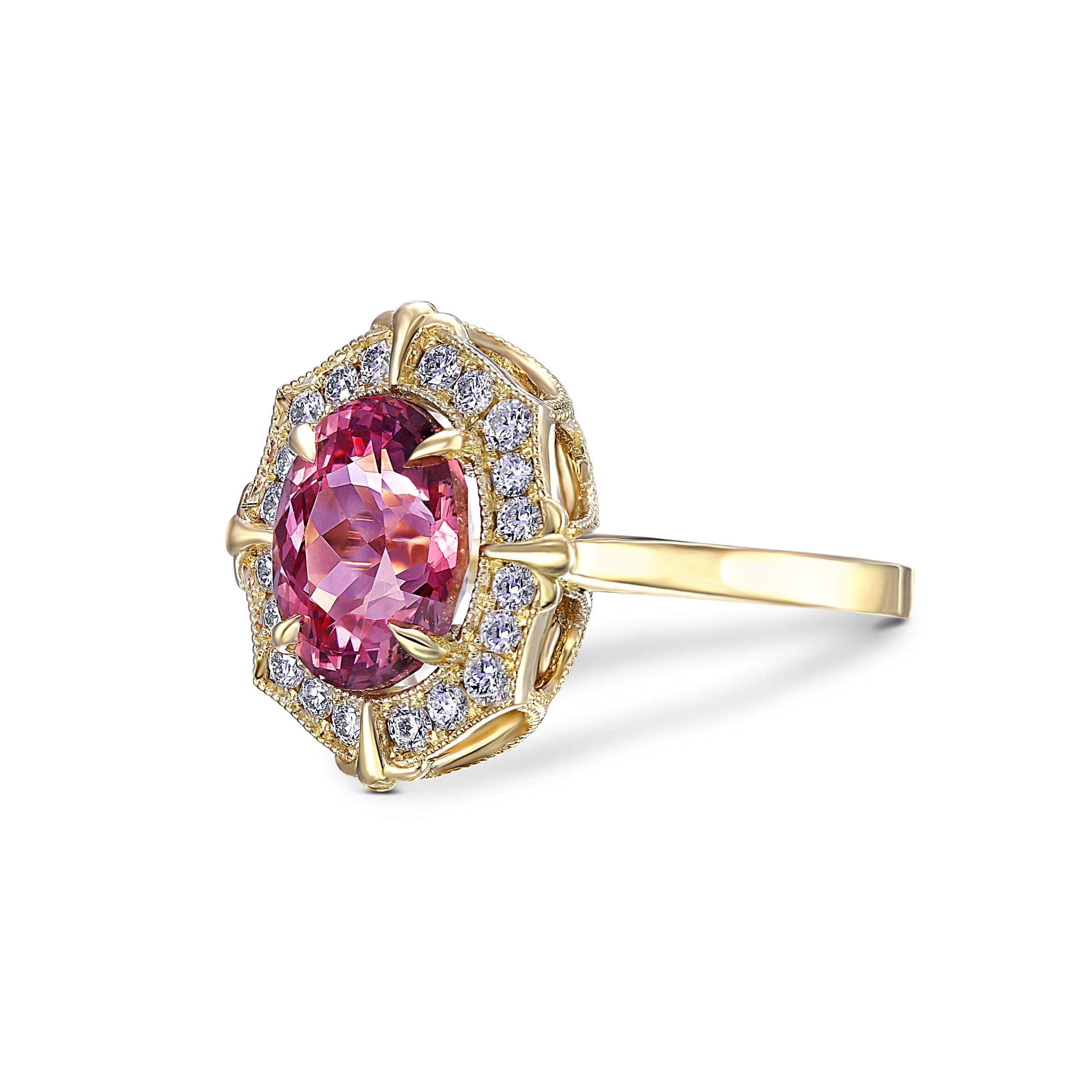 18k Yellow Gold Ring - Featuring a 3.35ct Garnet & Diamond Halo ...